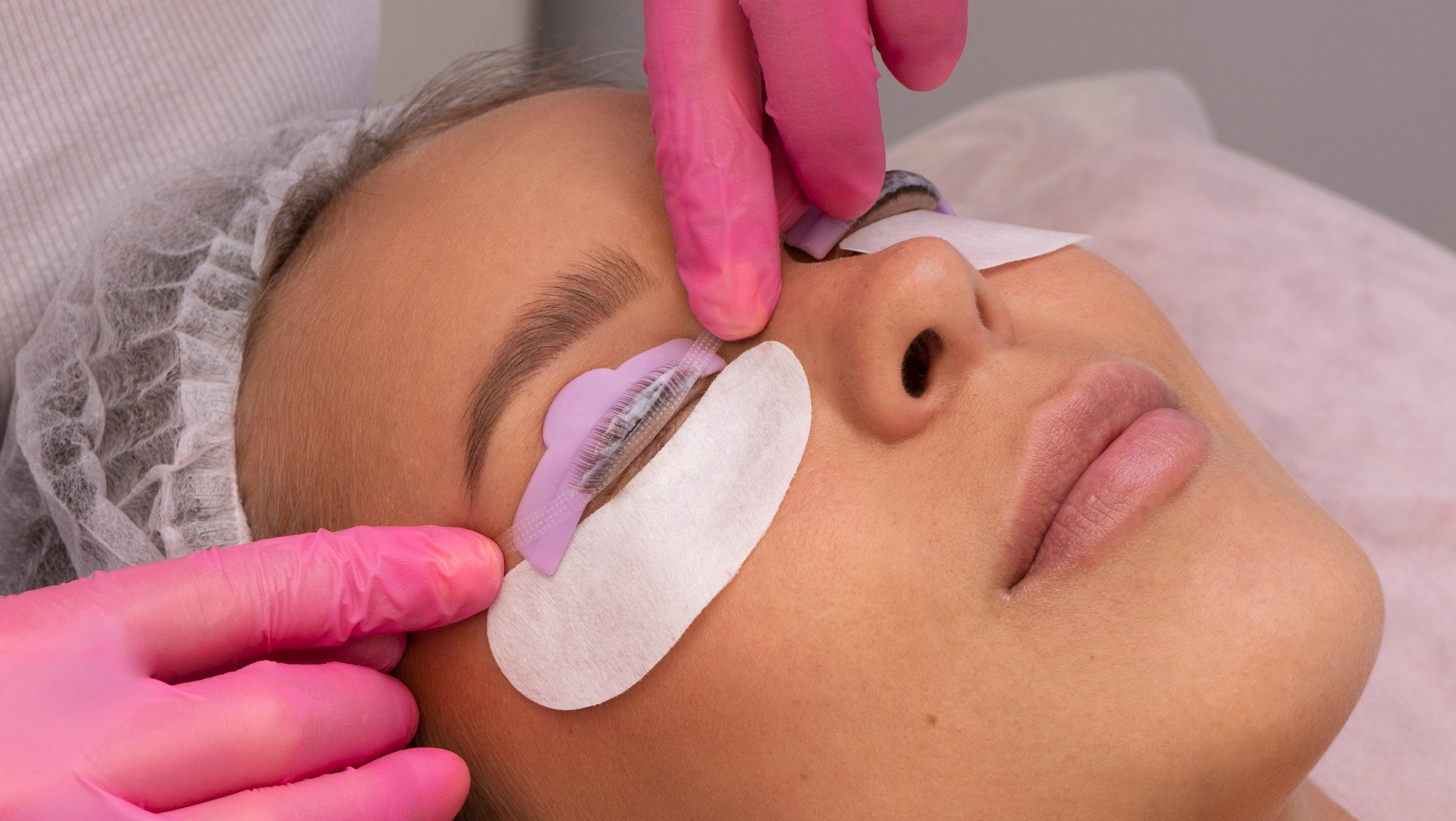 Laminazione ciglia: cos’è, benefici e durata del trattamento